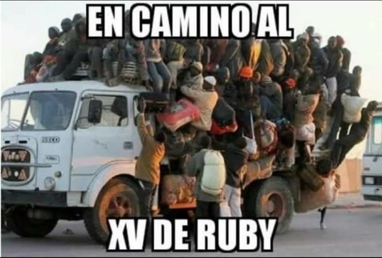 Los 19 mejores memes de los XV Años de Rubí - Kebuena