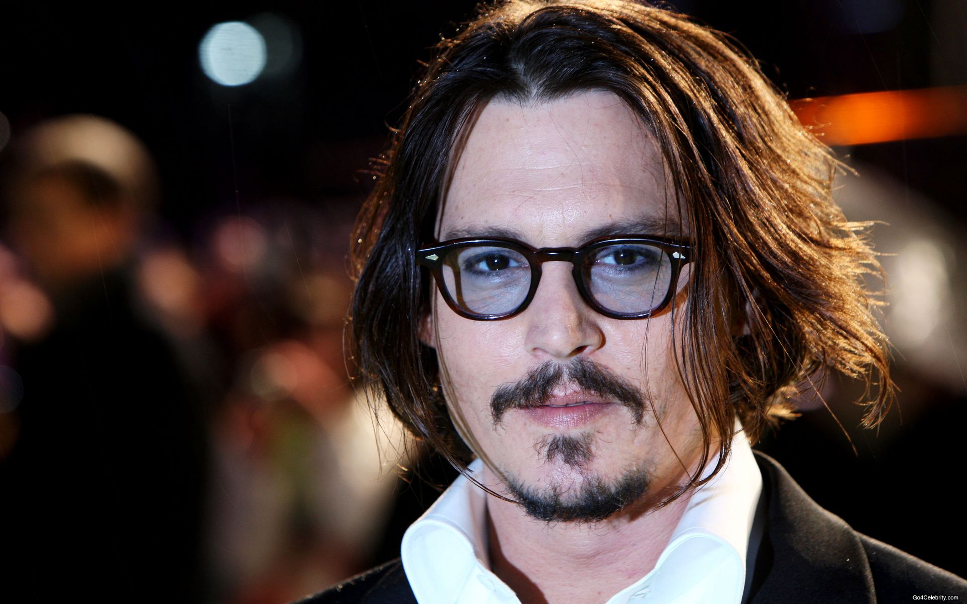 Debido al desorden de gastos compulsivos Johnny Deep corre peligro ...