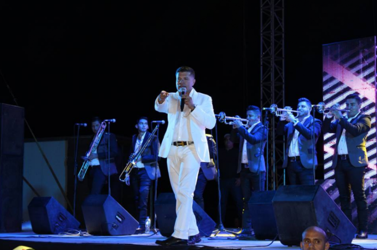 Jorge Medina así debutó como solista