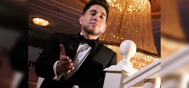 Se nos casa; El Bebeto le propone matrimonio a su novia