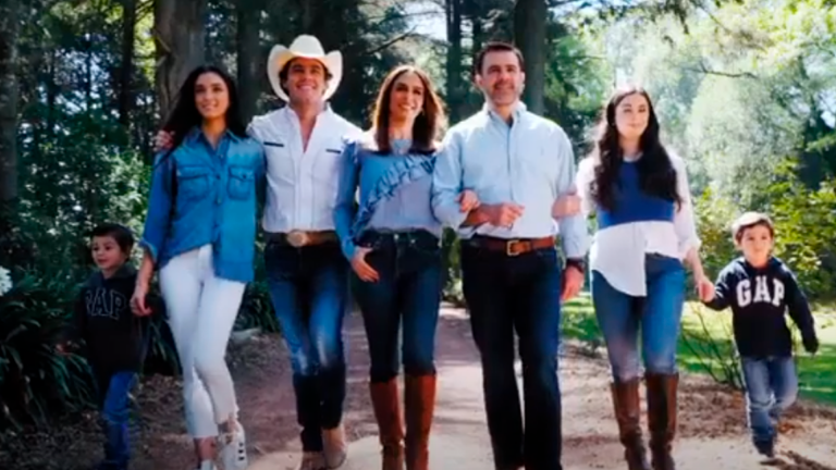 Los Capetillo anuncian estreno de su reality show familiar