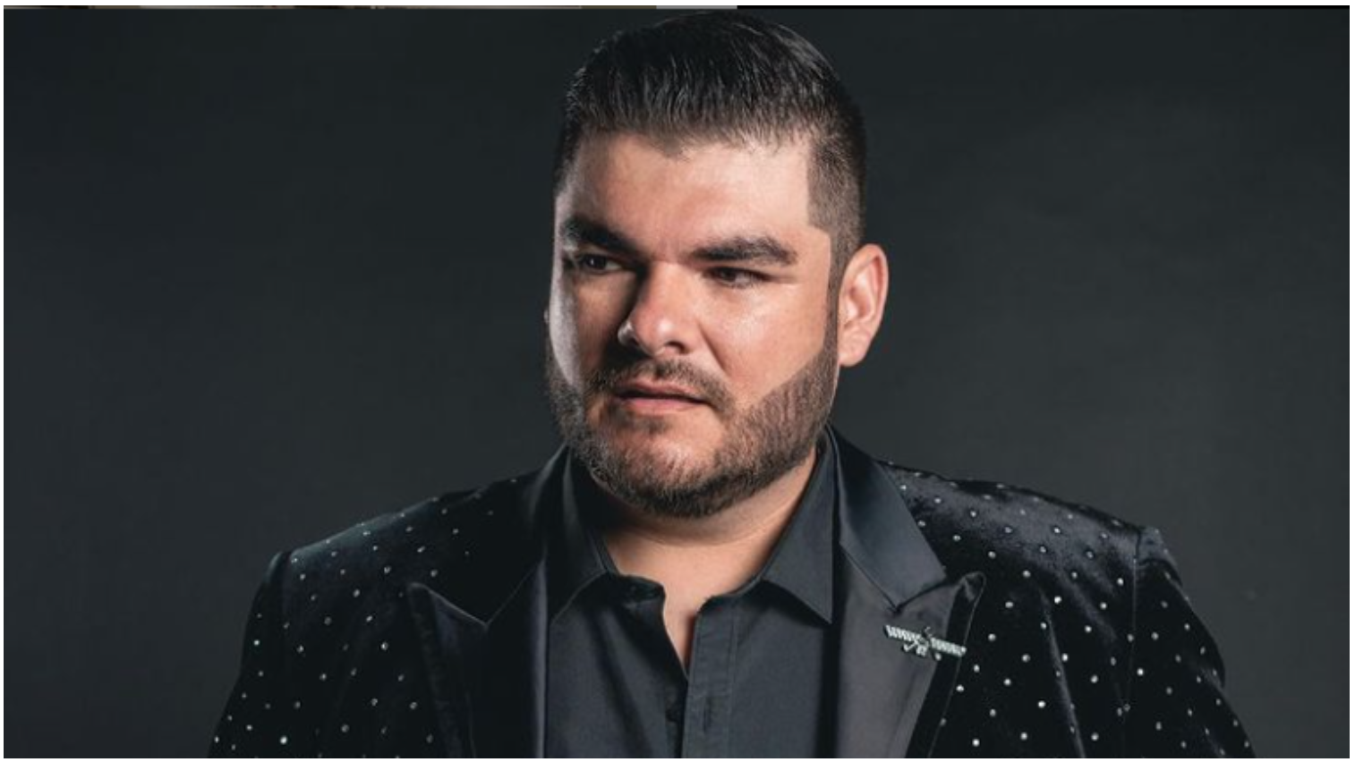 Max Peraza celebra sus primero 8 años de trayectoria