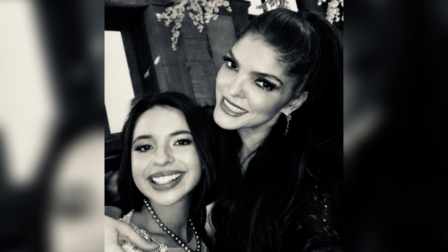 ¿Cúal es la relación entre Ana Bárbara y Ángela Aguilar, son familia?