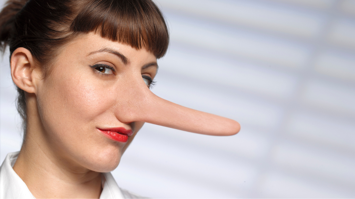 Señales para detectar un mentiroso, según la ciencia