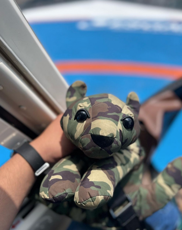 ¿Qué es ser "bélico" y qué tiene que ver Peso Pluma? Aquí te contamos ...