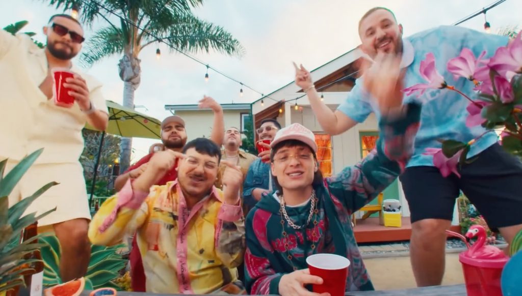 Peso pluma y Grupo Frontera presentan el estreno mundial de "Tulum" y ...