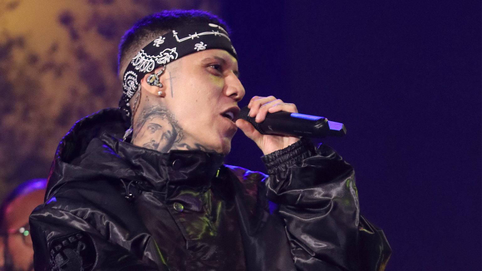 Santa Fe Klan estrena romance con una súper modelo