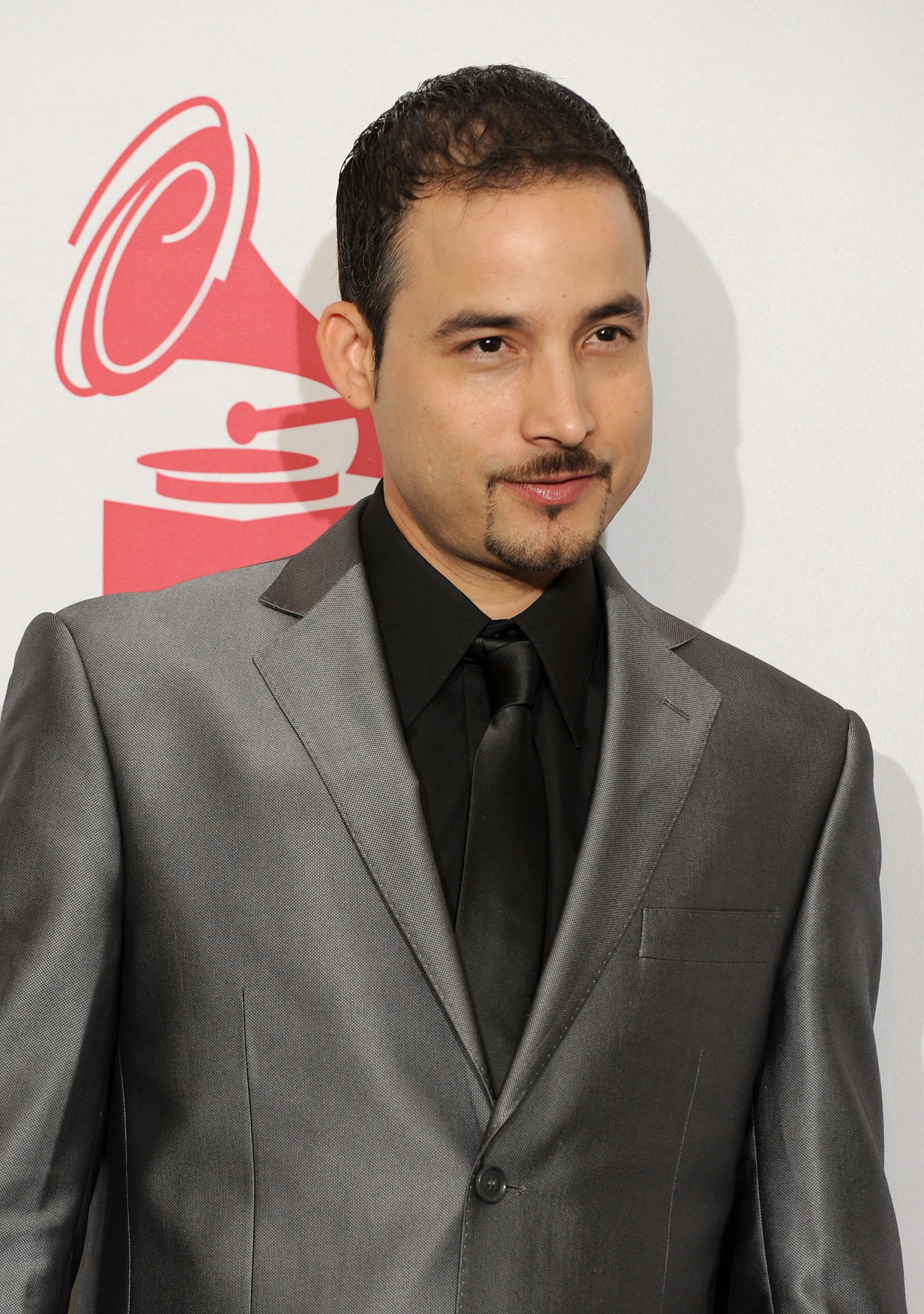 Ex cantante de "La Arrolladora Banda El Limón" revela cuánto dinero ...