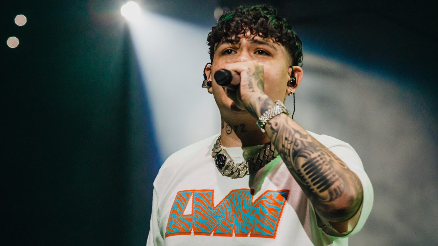 Junior H habla sobre las canciones prohibidas y las amenazas que ...