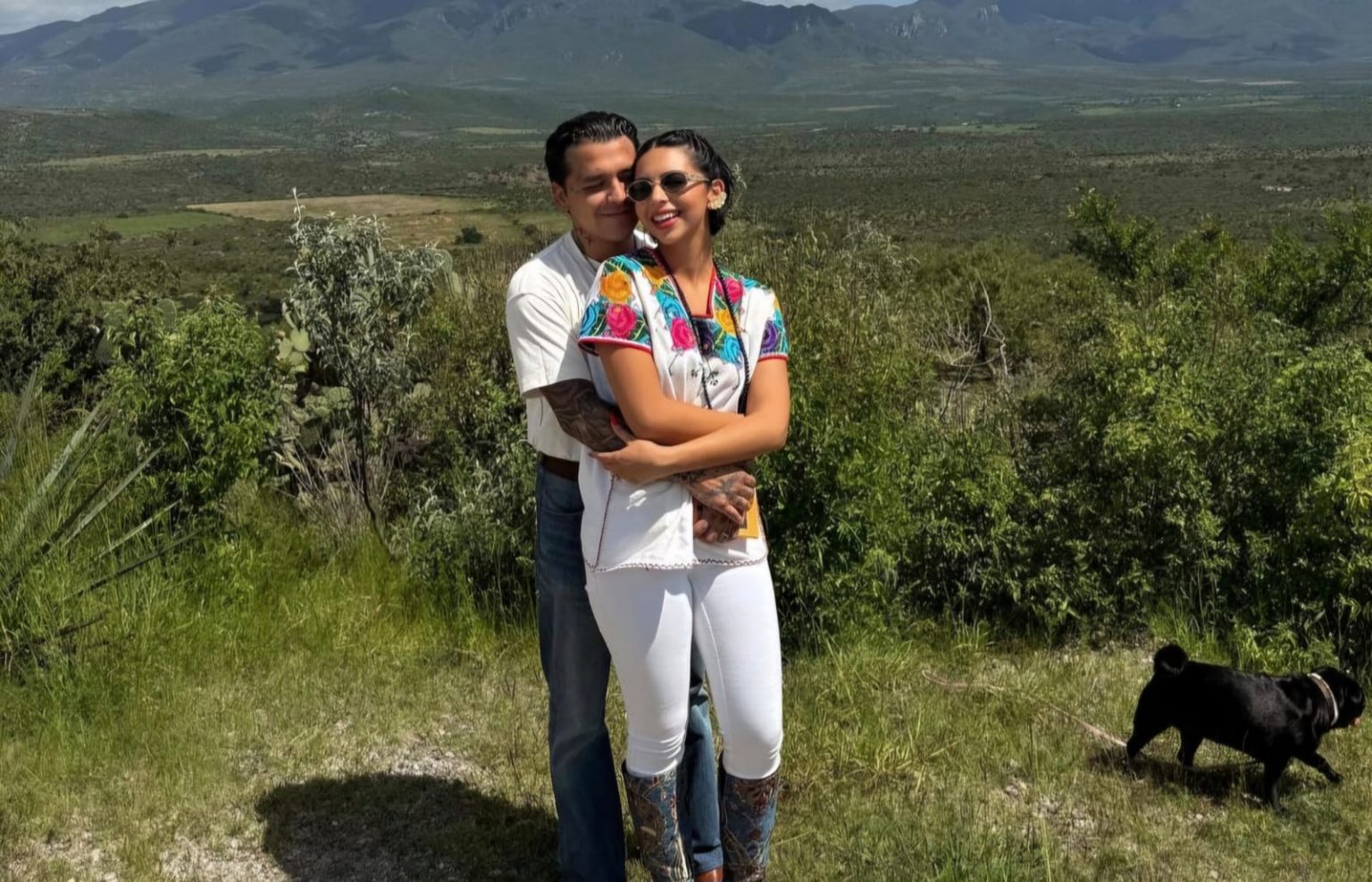 Ángela Aguilar ya no le dice “amor” a Nodal por miedo a ser un meme